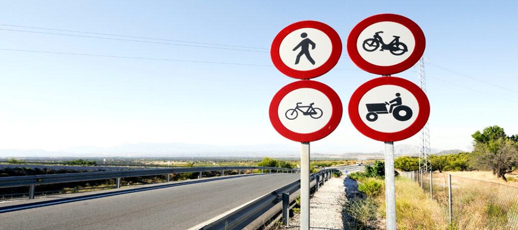 Vertical Traffic Signage: how to enhance safety? – EcoPoste